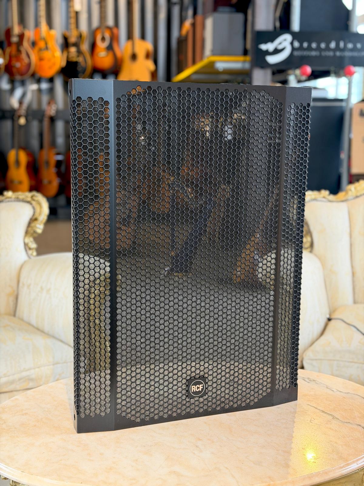 RCF 8003 MK2 front panel - Brahms Strumenti Musicali